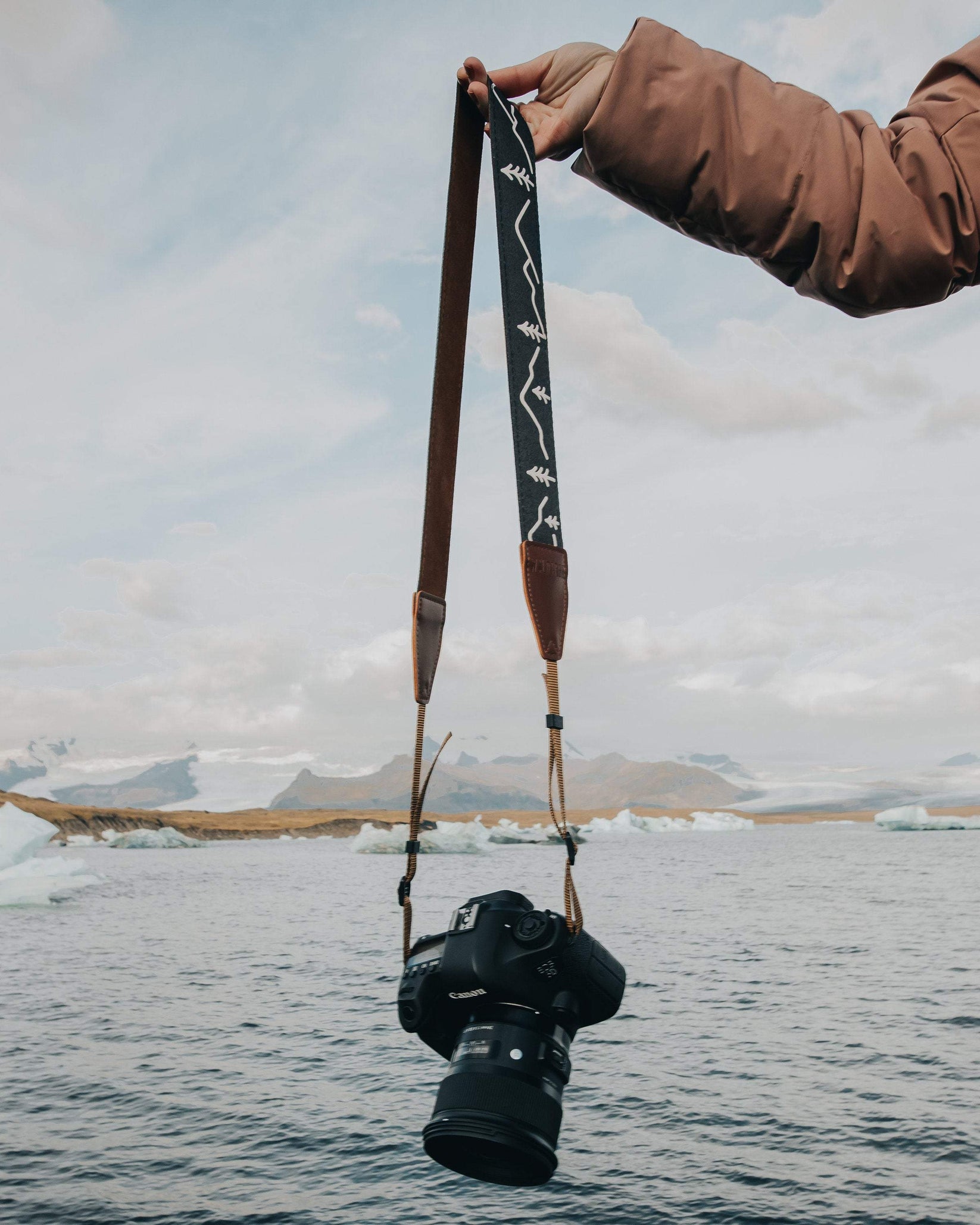 Simple Mountain Design Camera Strap – Wildtree
